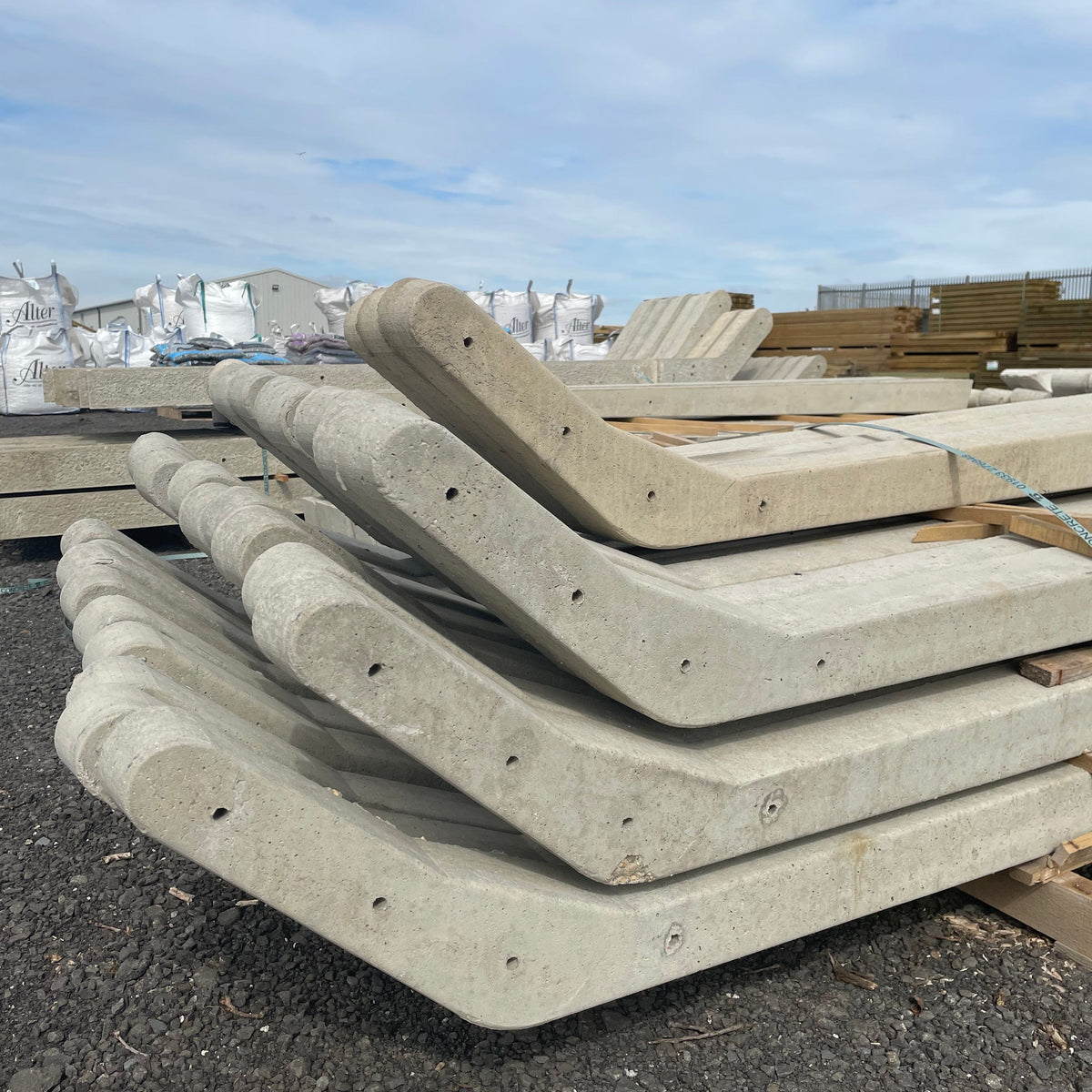 Cranked top intermediate concrete post 3675x125x100 - to suit 8ft chai ...